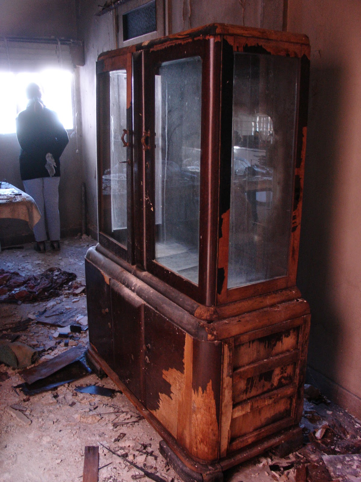 Enhorabuena Miriya: VITRINA Vintage restaurada y con cambio de look!