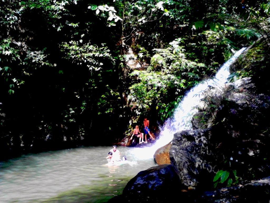 Gala at Tsibog (Foods & Places): A road to Remember - ROAD TO PINLAC FALLS