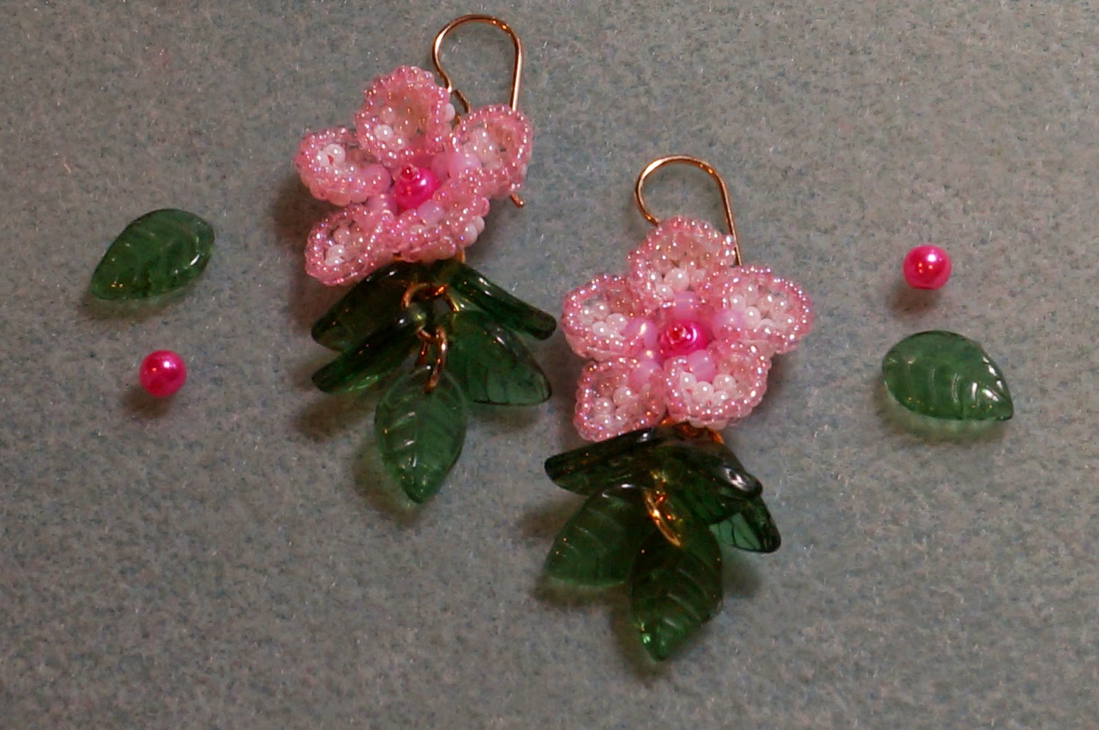 HAUTE ICE BEADWORK: A Little Flower for You!