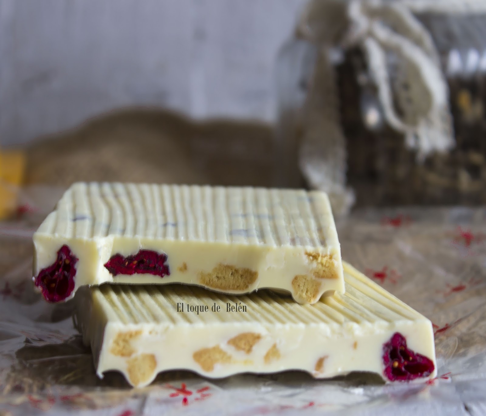TURRÓN DE CHOCOLATE BLANCO Y ARÁNDANOS - El toque de Belén