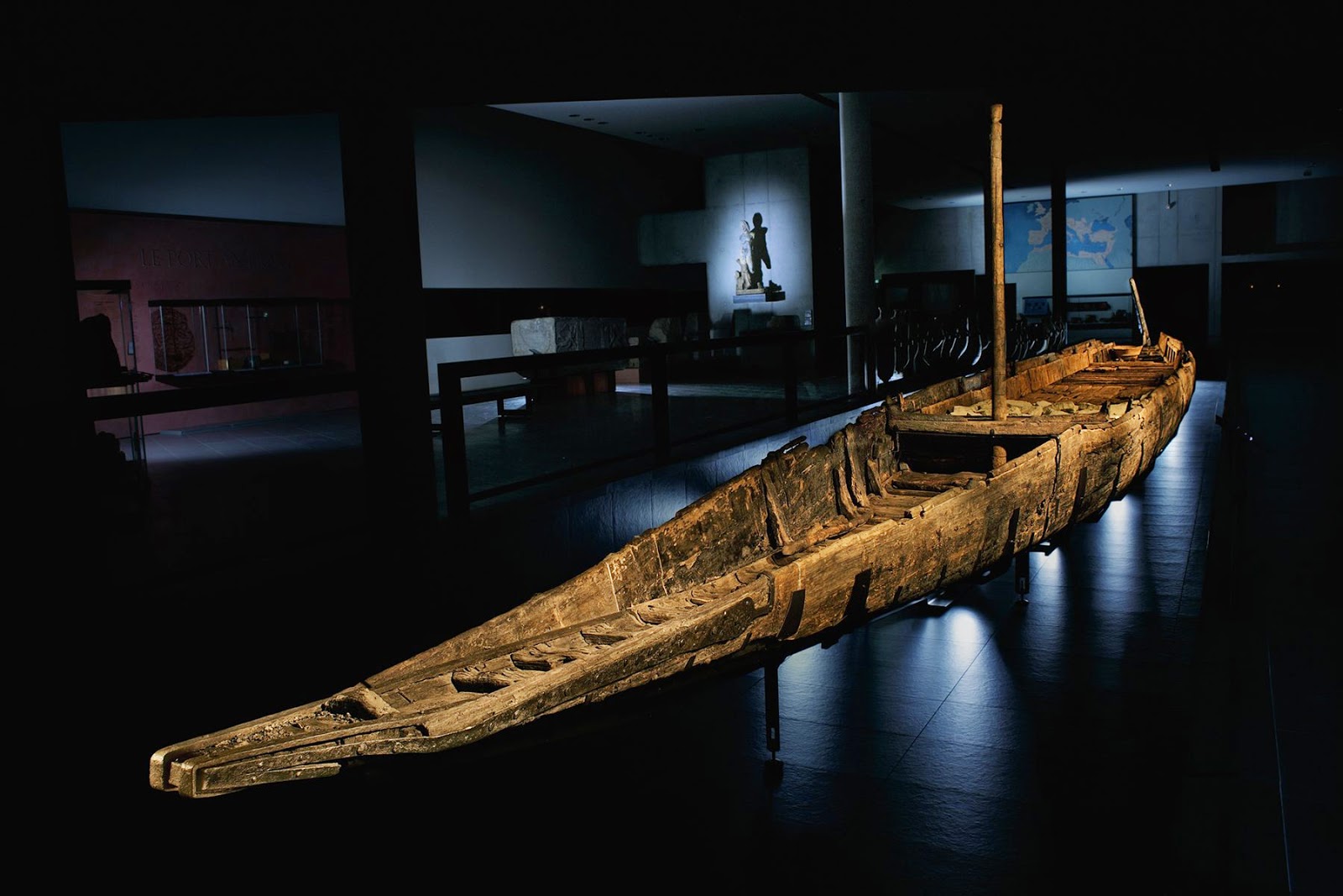 Almacén de clásicas: ROMANOS EN LA GALIA: UN BARCO ROMANO EN EL RÓDANO