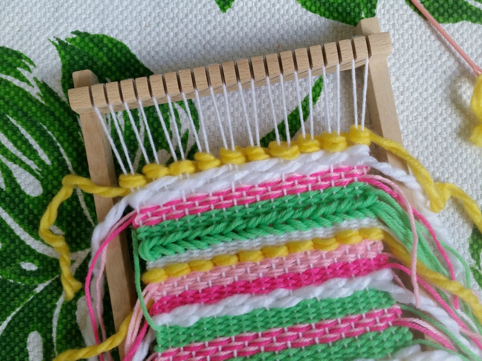 cupcake cutie: How to weave: Free step-by-step tutorial