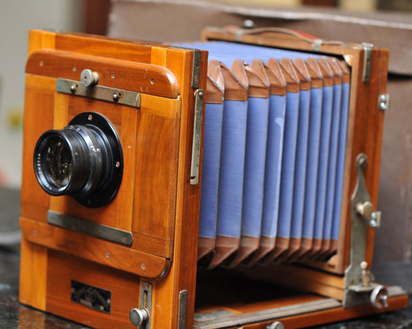 Antique Cameras - Collector Information | Collectors Weekly | Antique ...