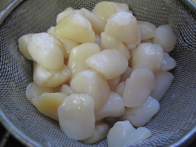 Daily happiness: Baby scallops / con điệp xào bơ tỏi