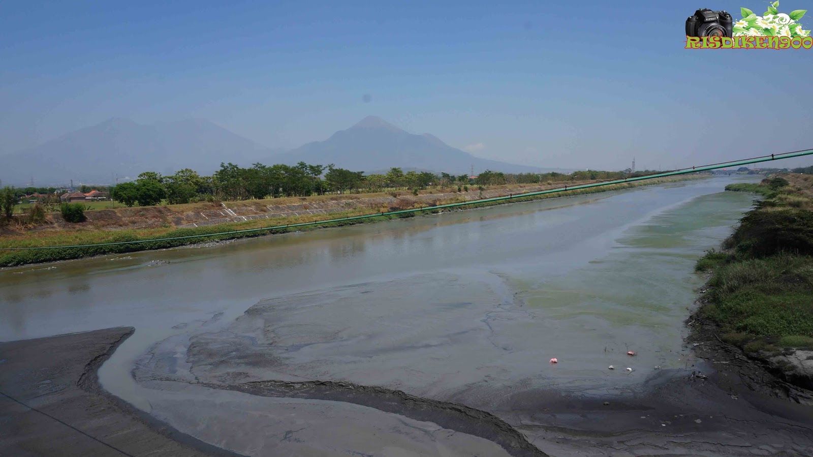 Perjalananku: Sungai Gempol / Porong dipenuhi lumpur saat musim kemarau