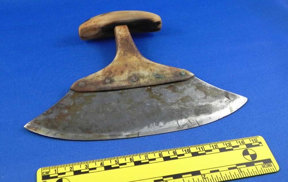 Elfshot: Steel Ulu Reproduction