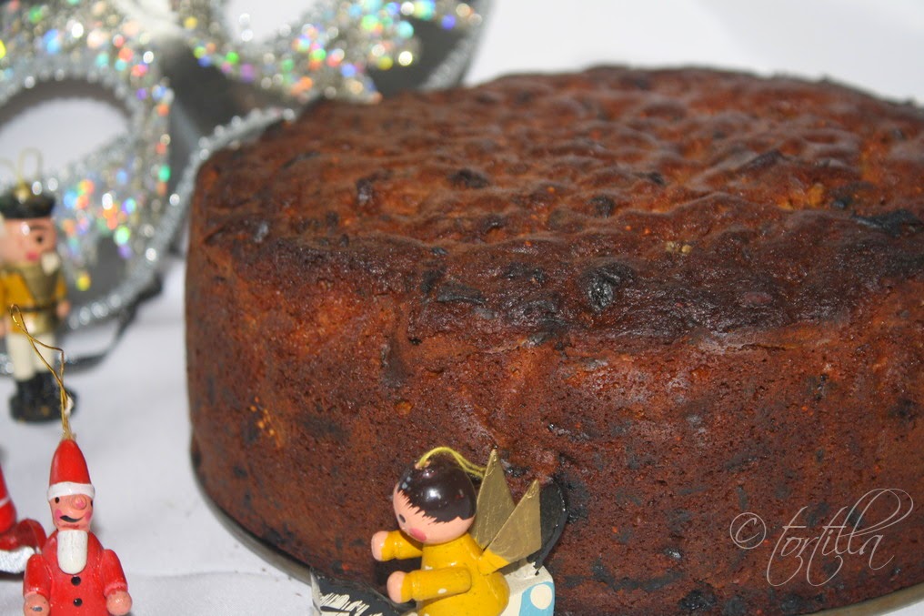 Tortilla: BRANDINTAS KALĖDINIS DŽIOVINTŲ VAISIŲ PYRAGAS