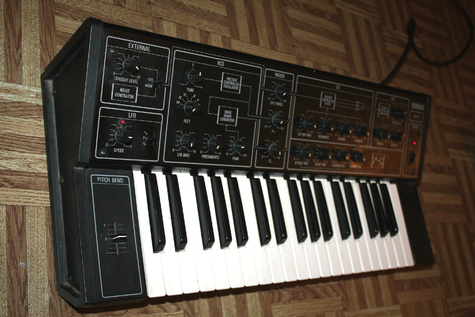 MATRIXSYNTH-B: Vintage Yamaha, CS 5 Synthesizer SN 6404