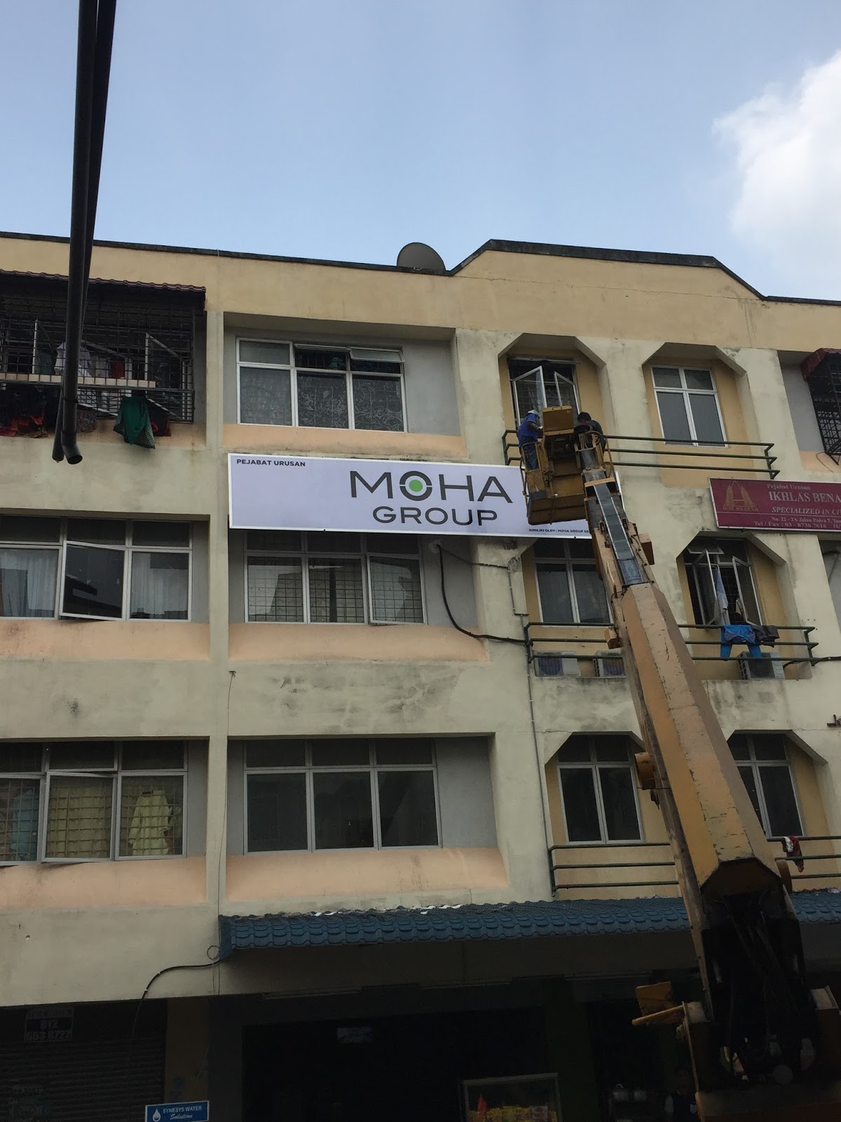 Signboard Murah: PEMASANGAN SIGNBOARD MOHA GROUP SDN BHD