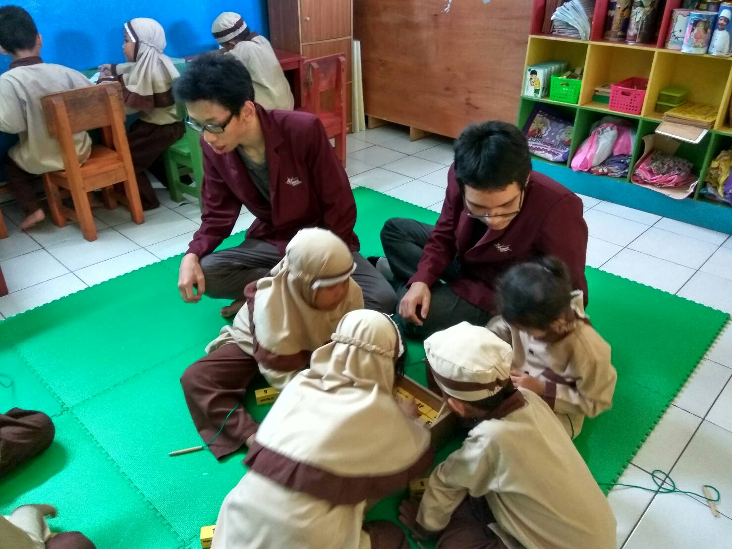 MENGAJAR DI PAUD AL-IKHLAS