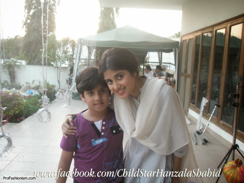 Sajal Ali With Her Family New Pictures | FashionForLife1