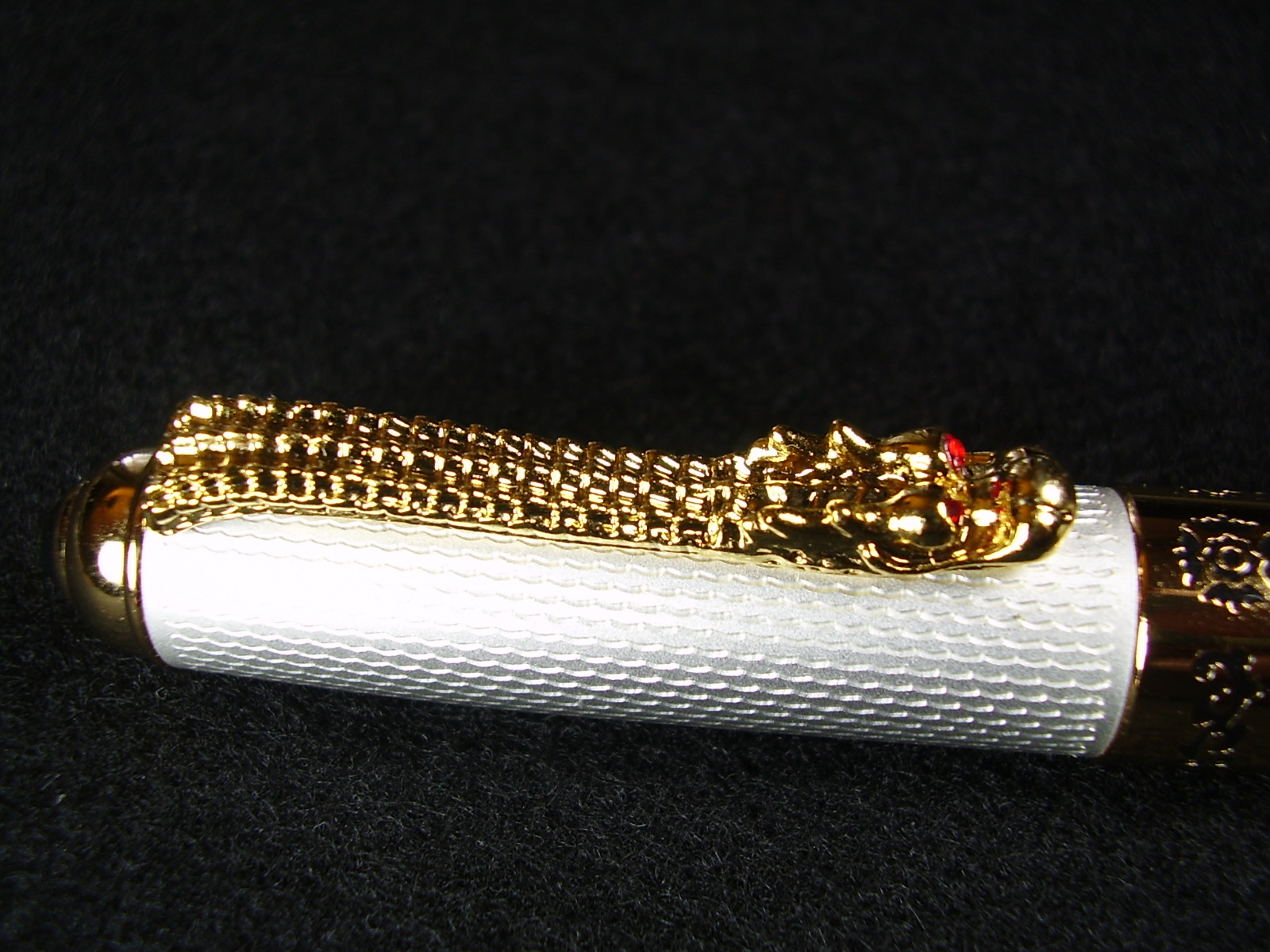 Fountain Pens & Typewriters: Jinhao Dragon Fountain Pen