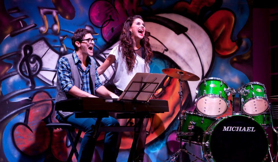 “Que bom. Pelo menos um de nós é” – Schlomo Metzembaum