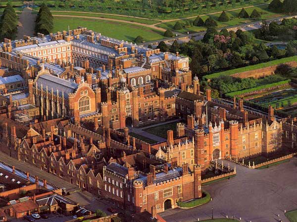 Hampton Court: jardines, laberintos y fantasmas