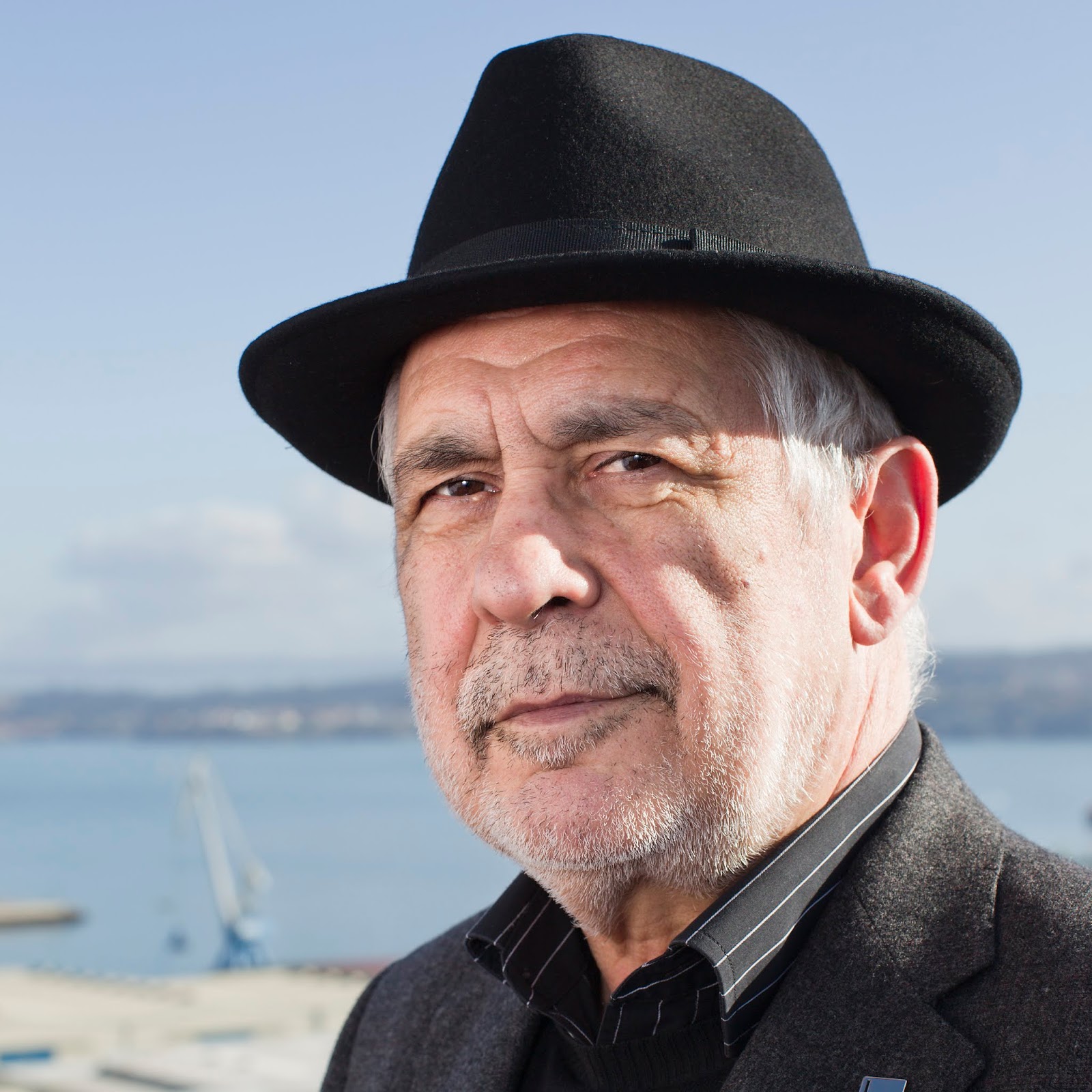 Biblioteca Ceip Seara e EDLG: MORRE O ESCRITOR XAVIER P. DOCAMPO