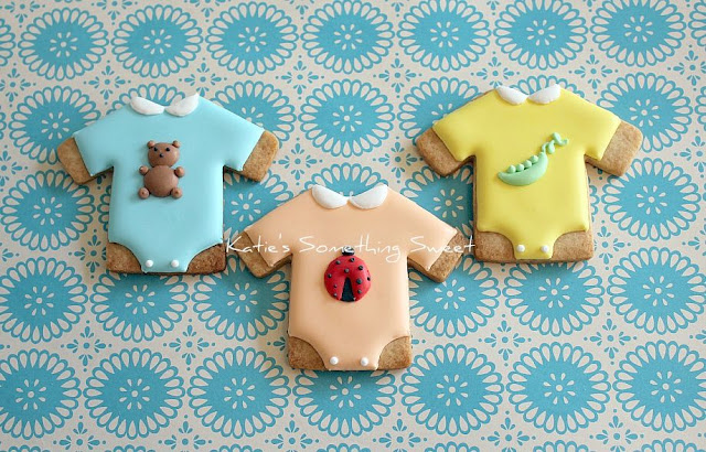 {Katie's Something Sweet}: Baby Onesie Cookies