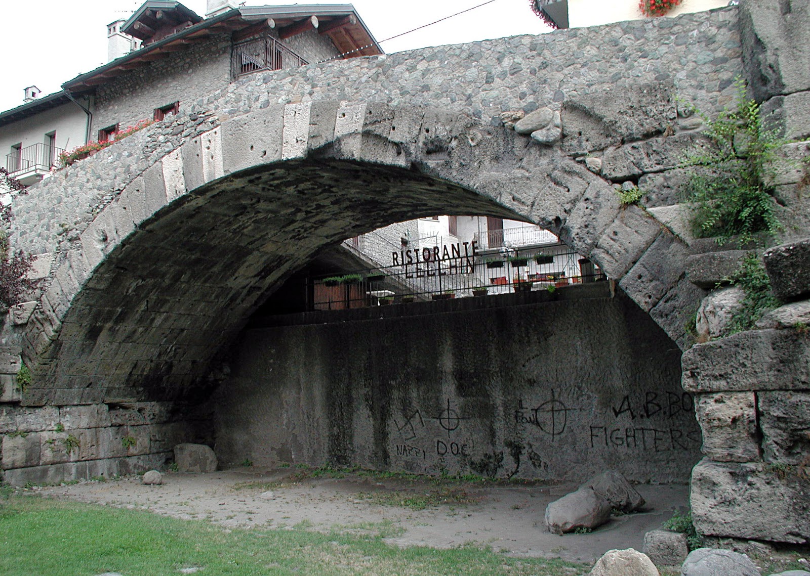 Ingeniería Romana: Augusta Praetoria, ciudad de la Galia Cisalpina ...