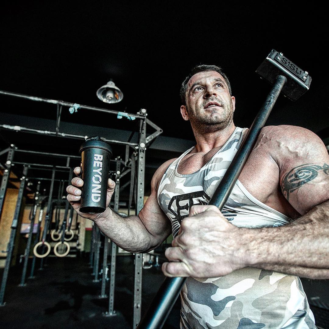 Muscle Lover: Albanian bodybuilder Besard Maxharraj