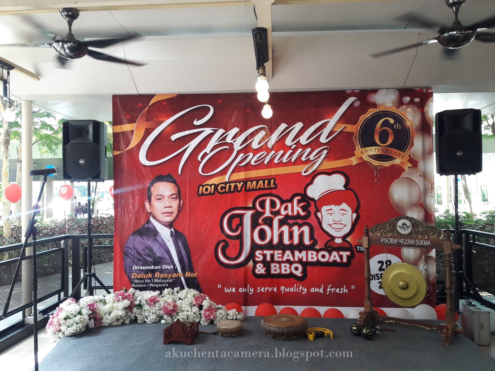 .she's the camera maniac.: Grand Opening Pak John Steamboat IOI City ...