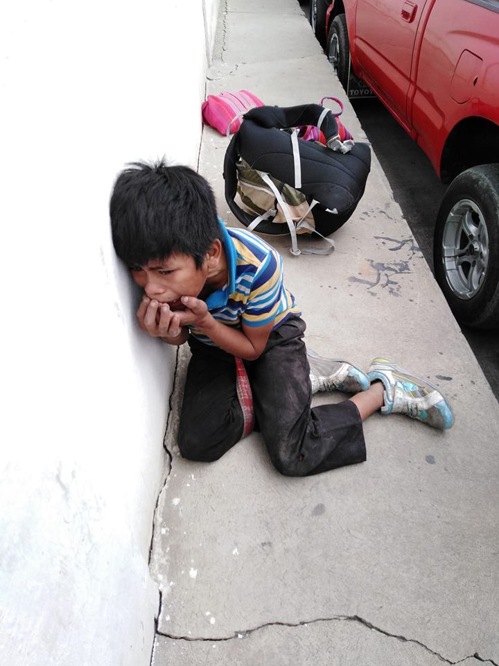 Brutalmente golpeado niño tras robar comida porque tenía hambre