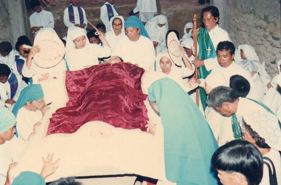 MAHAL NA INGKONG: Ang Matriyarka at Unang Santa ng Apostolic Catholic ...