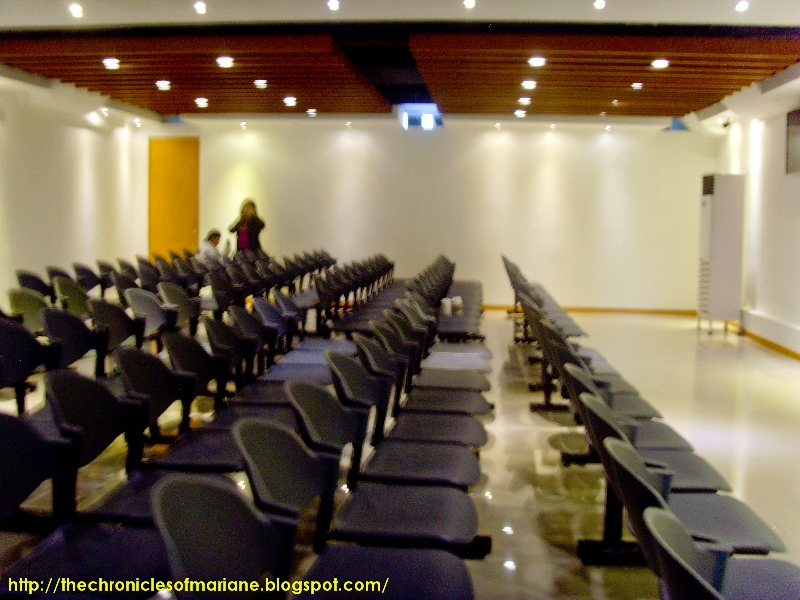 Commuting from Trinoma to DMIA Airport and Clark Airport Lounge | The ...