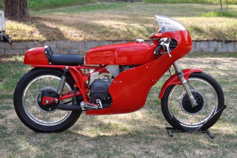 Fast is fast...: Aermacchi CRTT 250 replica.