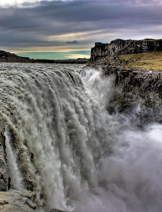 Travel the World: 10 Most Beautifull and Dangerous waterfalls in world