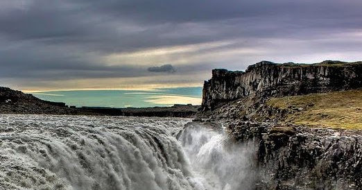 Travel the World: 10 Most Beautifull and Dangerous waterfalls in world