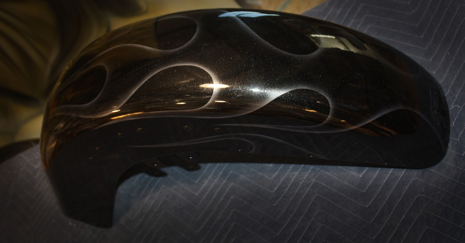 Online Motorcycle Paint Shop: Black Metallic Base with silver ghost flames