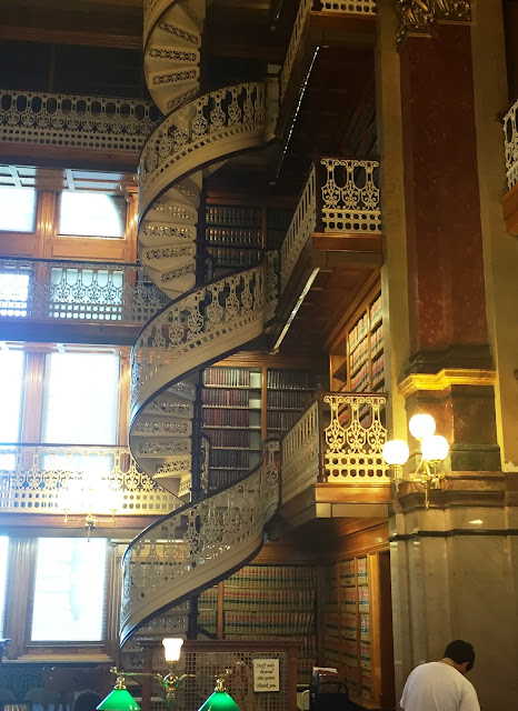Souvenir Chronicles: DES MOINES, IOWA: STATE CAPITOL BUILDING INTERIOR