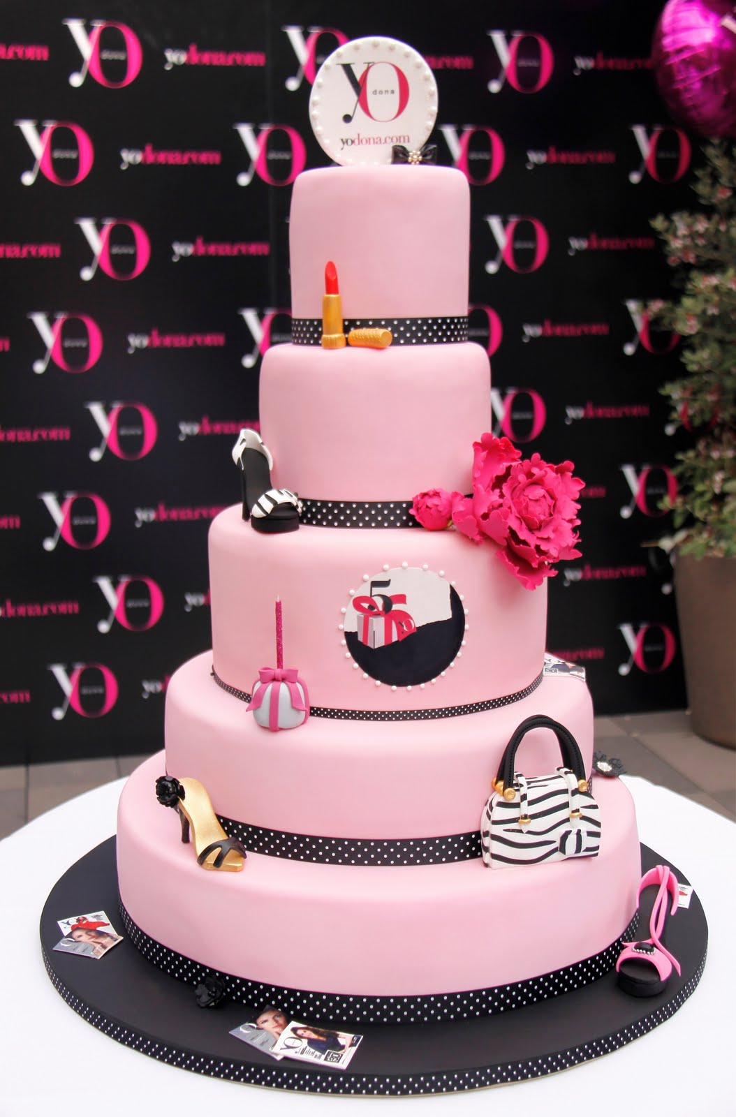de fresas con malla: CAKES HAUTE COUTURE pasteles de ensueño