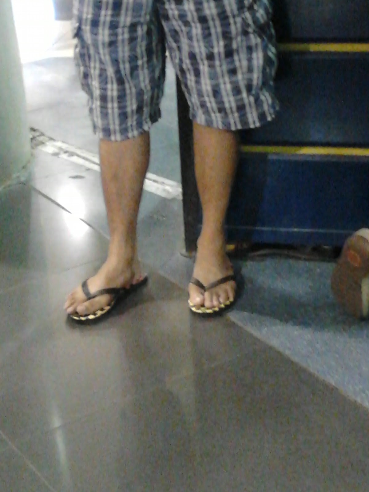 PINOY FOOT FETISH SHOP: Random Guy's Feet