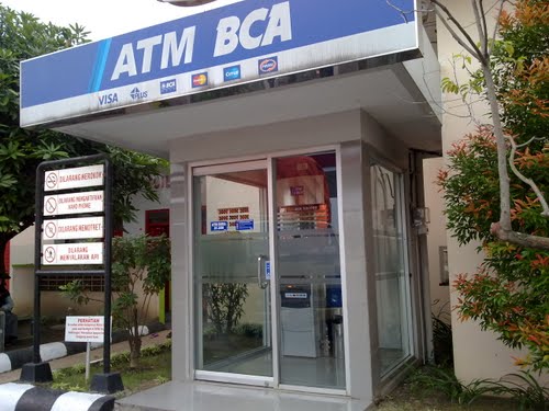 Kemudahan Transaksi Dan Penarikan Uang di ATM BCA