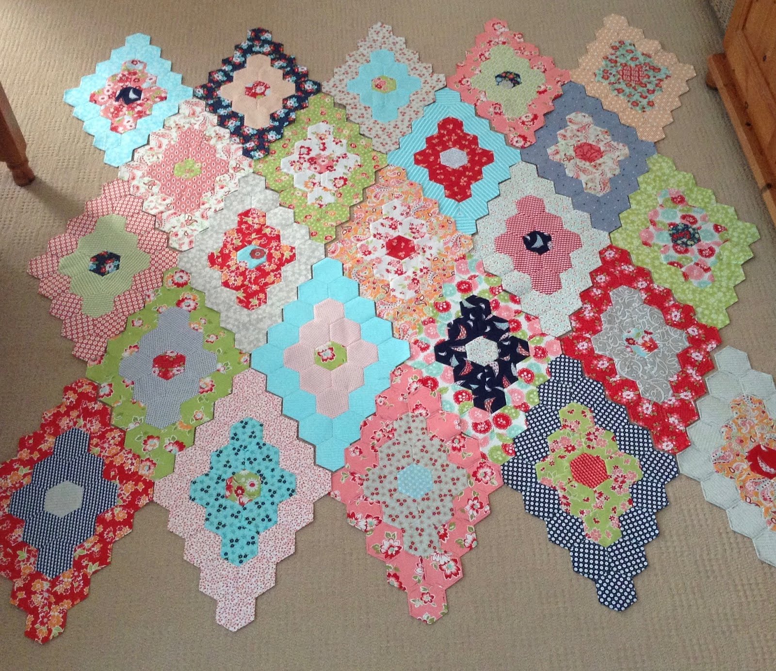Sew Me: EPP Hexie Diamond Quilt update