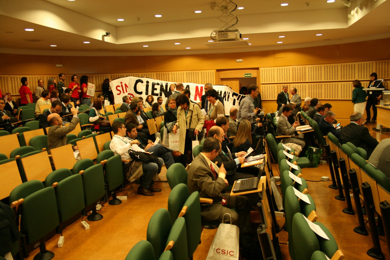 Asamblea General de Ciencia: Recibiendo al Presidente del CSIC en el CIB