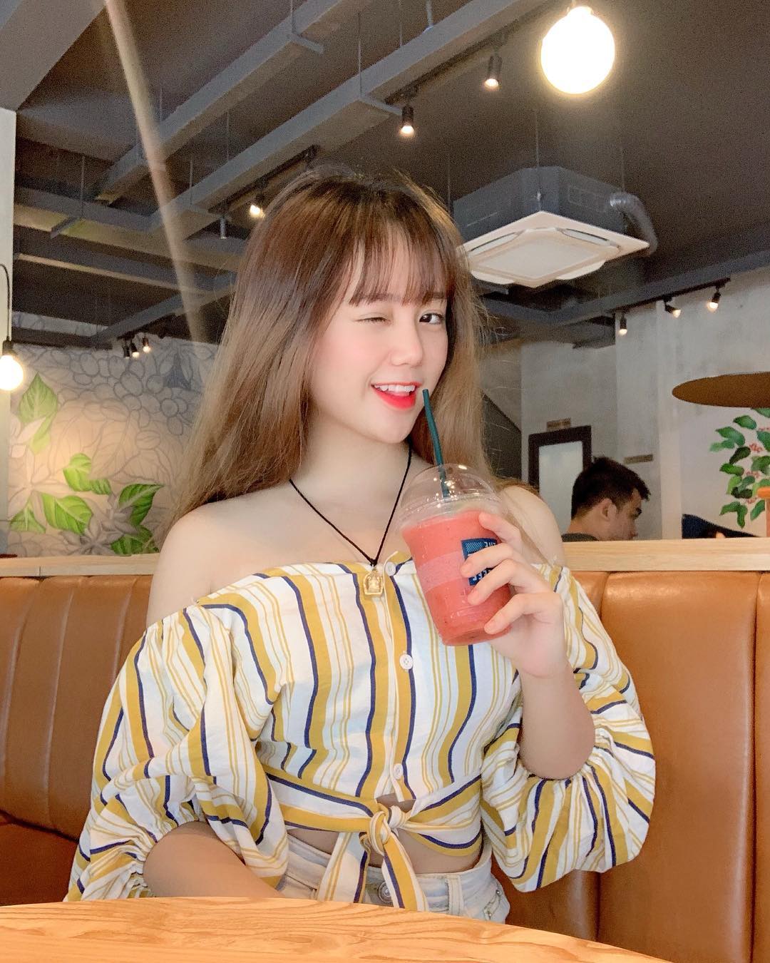 Hoàng Mai Linh - Linh Zuto - Cô gái ngủ trong hành | Dân 47 - Website ...