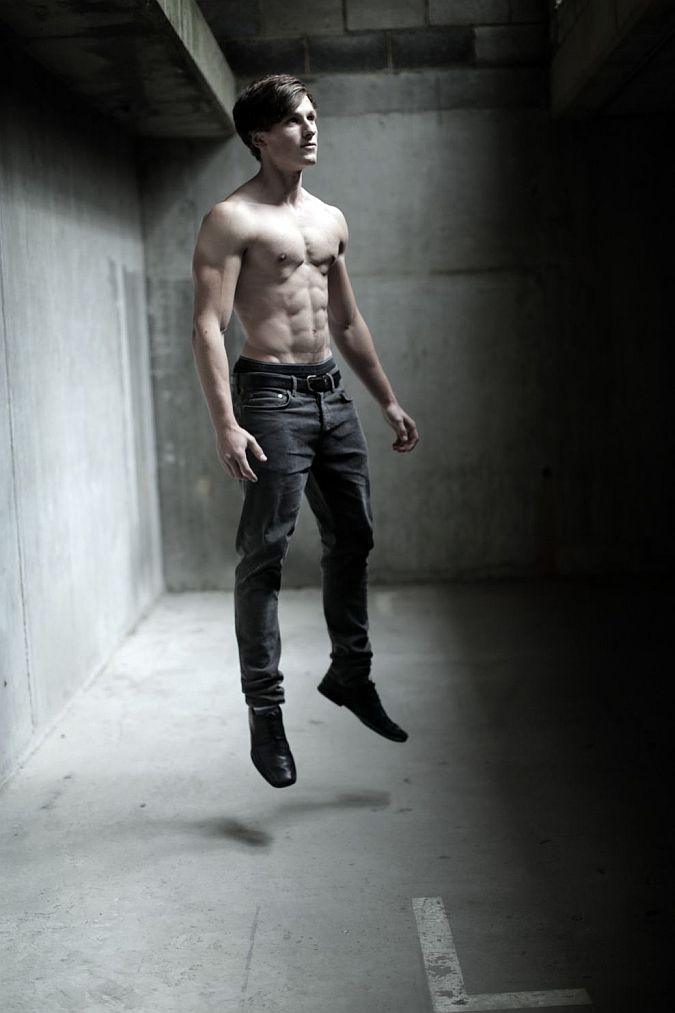 Favorite Hunks & Other Things: Anton Z Risan: Fast With Your Finger!