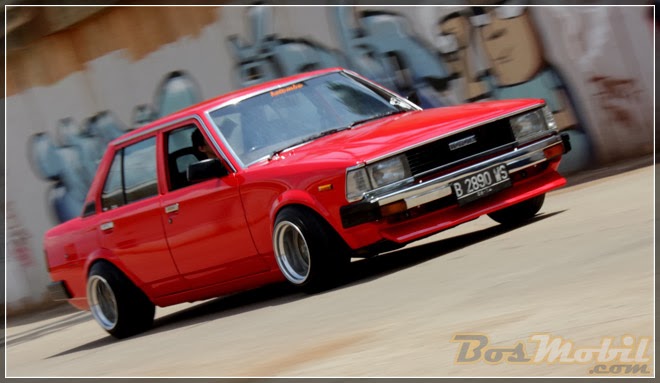 Toyota Corolla DX (KE70) 1982 - Modern Retro Car Hasil Restorasi Selama ...