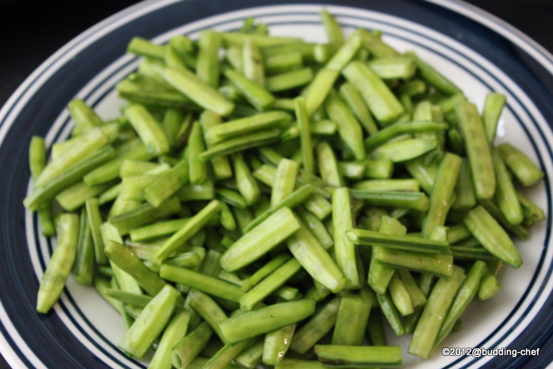 BUDDING CHEF: JAVALIKAYI/CLUSTER BEANS FRY