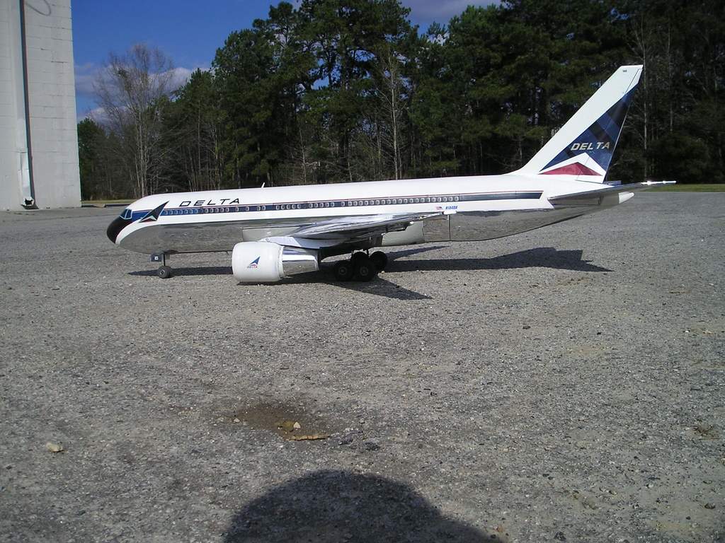 DEMONDRIVER-RC: RC Delta Boeing 767-200