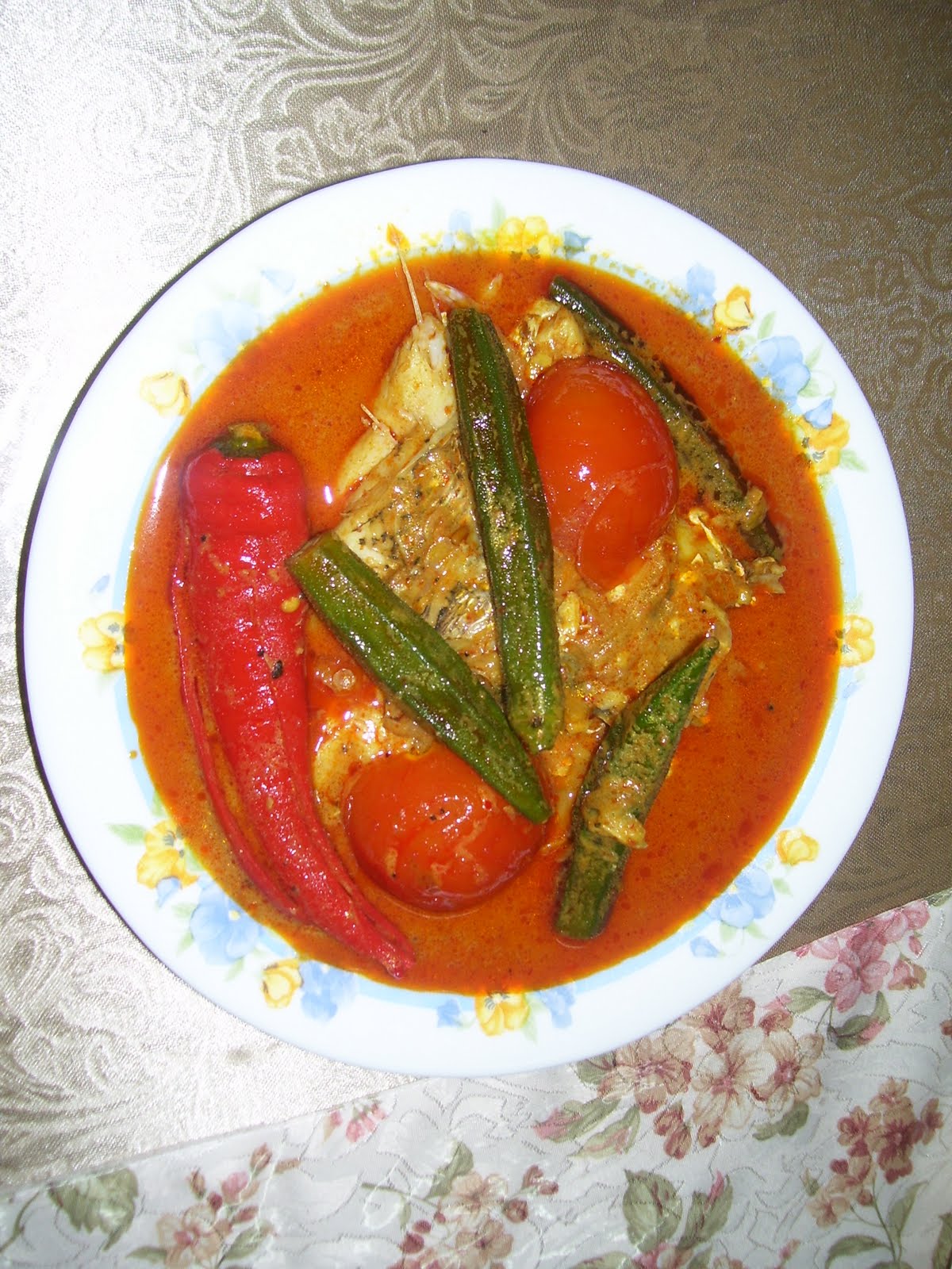 Ummi_Soleha: Kari Kepala Ikan Jenak