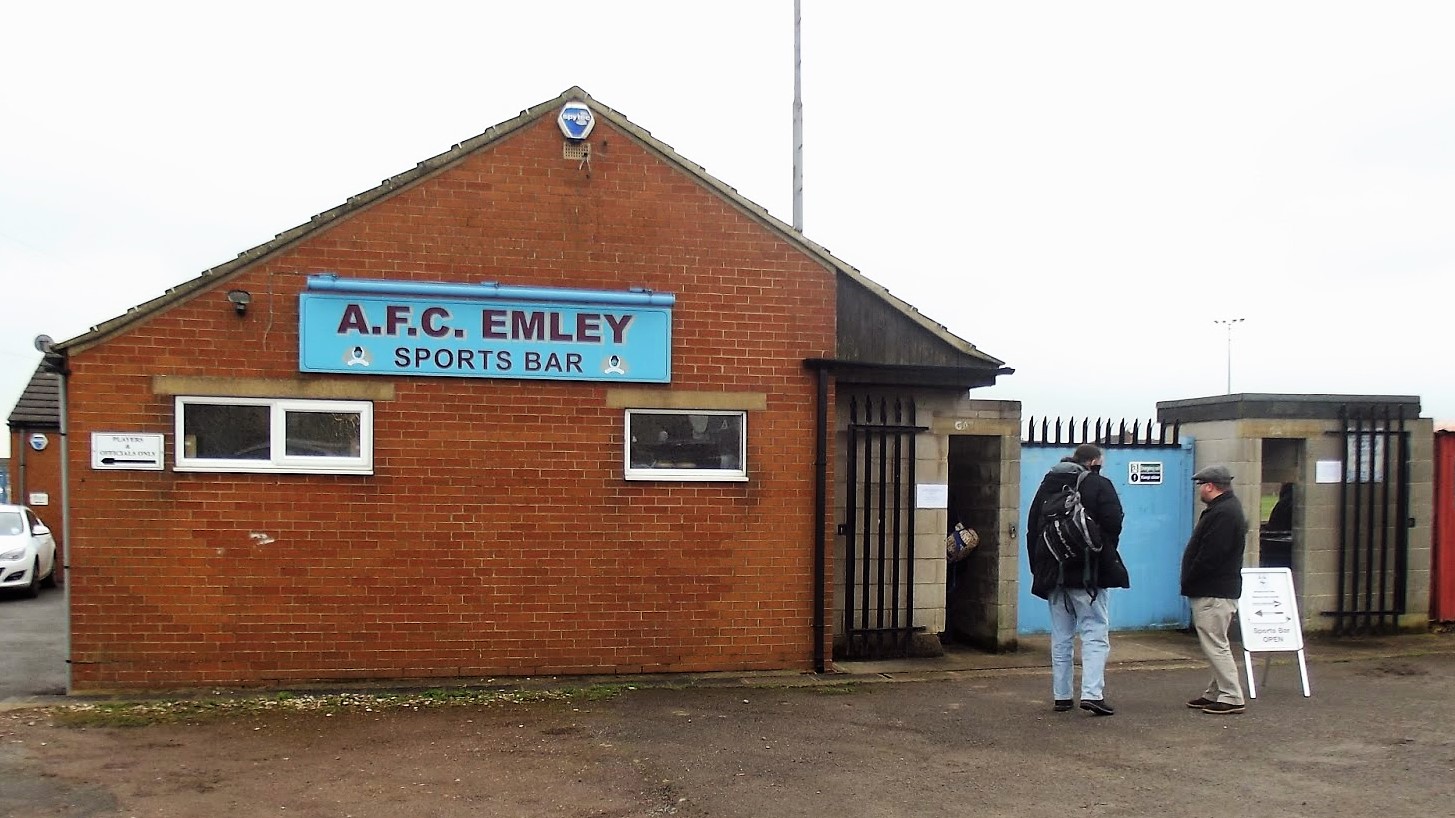 The Wycombe Wanderer: AFC Emley - The Welfare Ground