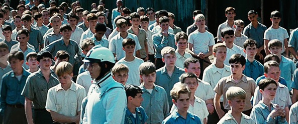 VIDEO: Hunger Games DVD Clip - Jennifer, Josh, Liam & Elizabeth sign ...