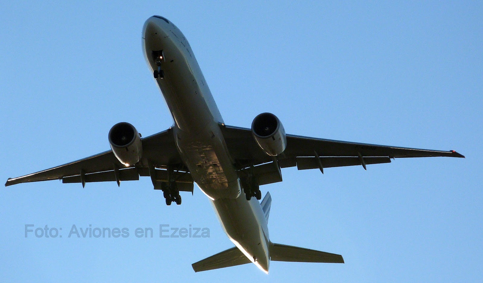 AVIONES en EZEIZA: AF 418 en Aproximación Visual
