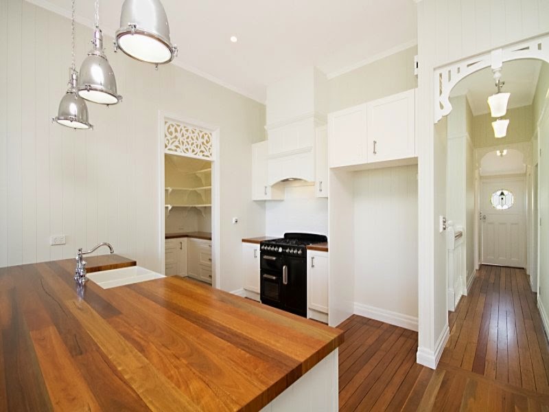 Renovating a Queenslander: Mouldings - Picture rails, skirting ...