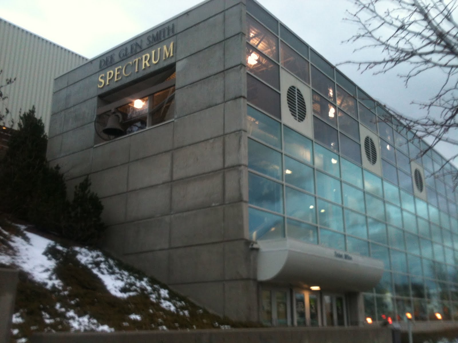 Ballin' is a Habit: Pics/Vids: Game 13 - Utah State vs. Hawaii