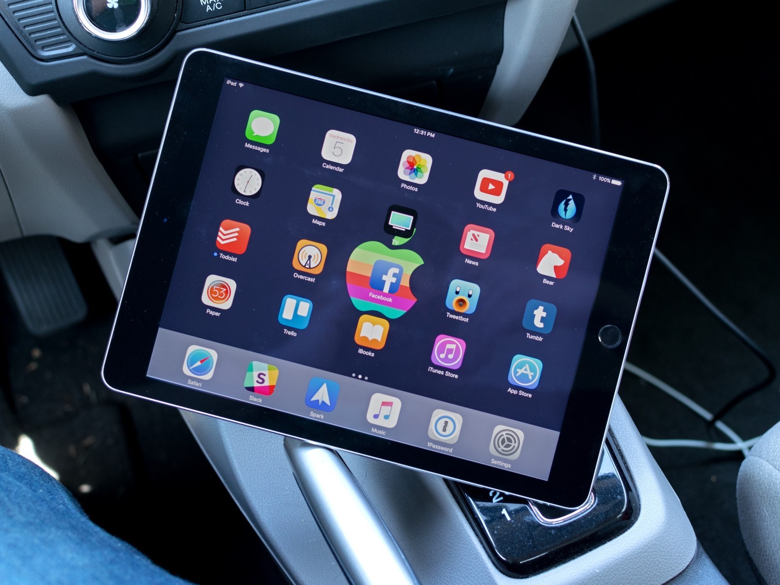 Best Interior Car Accessories for your iPad 2018 - Every Day Products