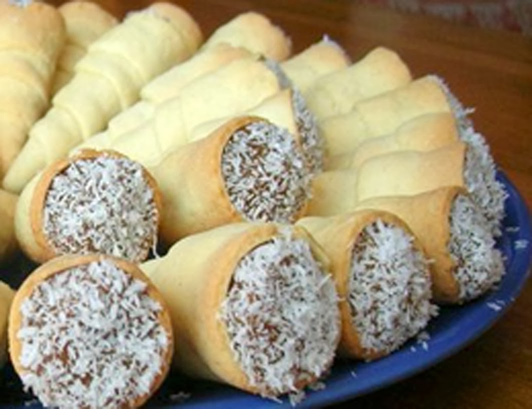 Las Recetas de la Abuela Rosa: CACHITOS AL HORNO CON MANJAR