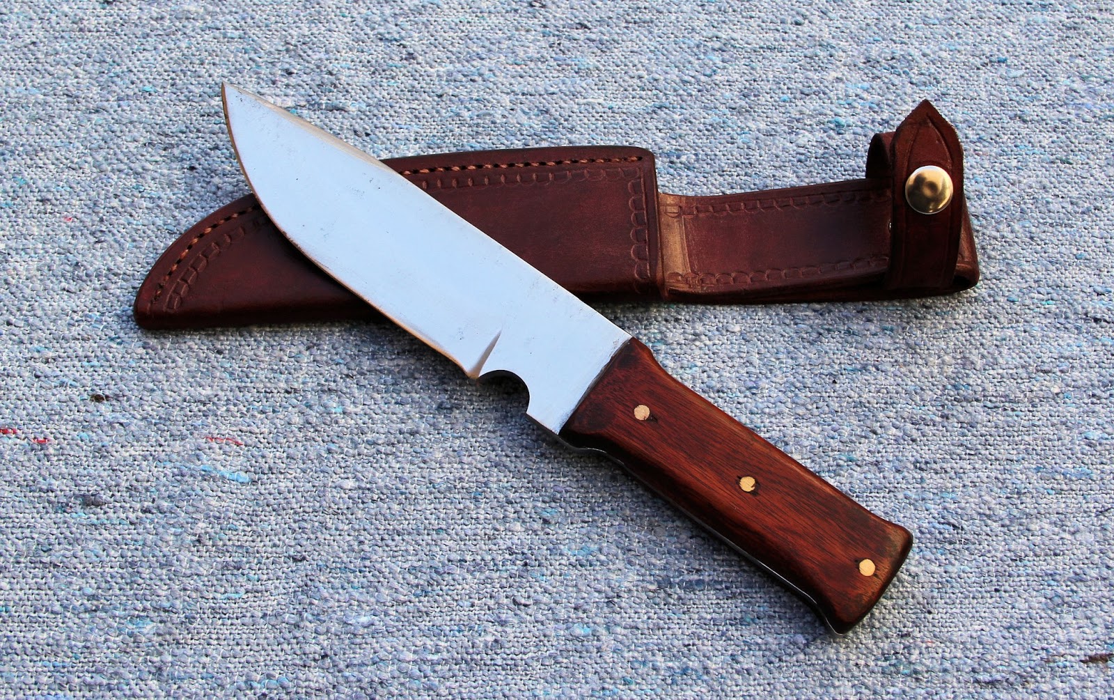 BACO TACTICOS CUCHILLOS: STILL MODELO SIN CATALOGAR (ARGENTINA)